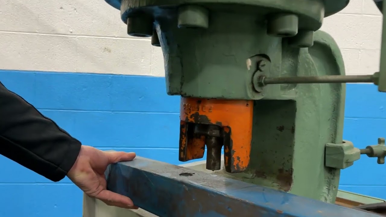 140 TON PEDDINHAUS HYDRAULIC C FRAME PUNCH: STOCK #74813 - YouTube