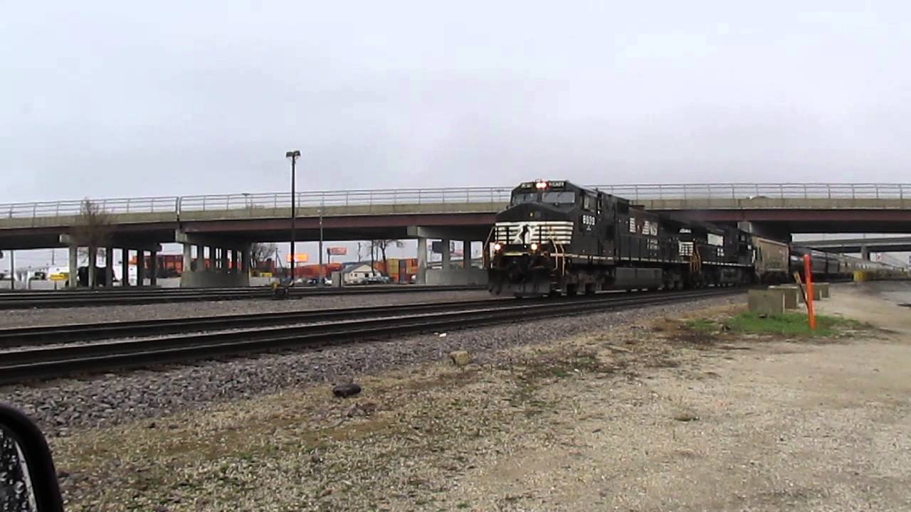 CP Manifest lead by NS 8939 in Franklin Park - YouTube