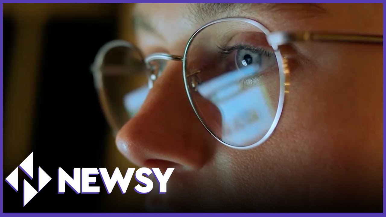 How Does Screen Time Impact Our Brains? - YouTube