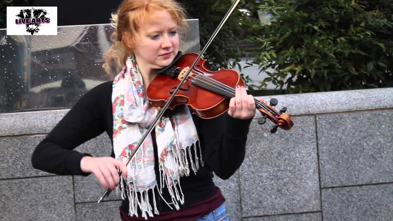 [Live ARTS!] - Alice Whittaker - Epic Violin Street Performance - YouTube