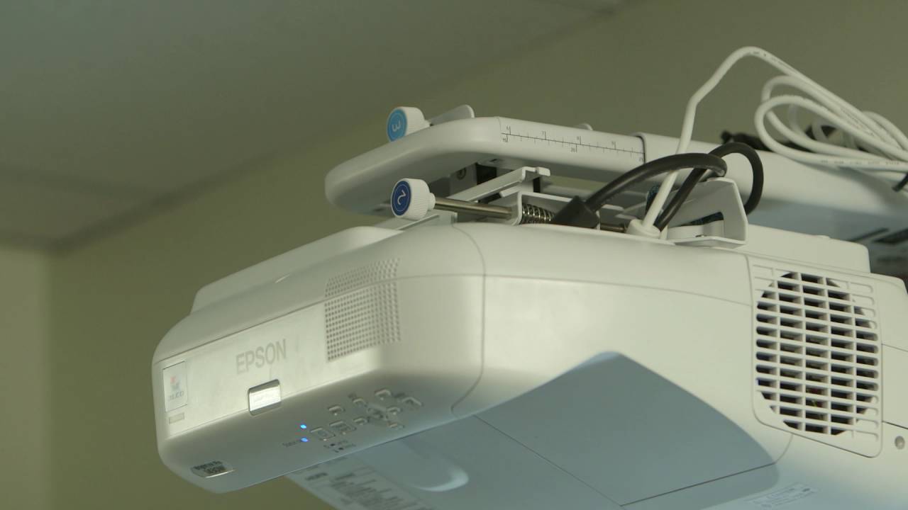 BrightLink Pro 1430Wi Tutorial #12 - Interactive Display Installation ...
