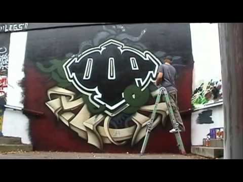 DOA-Graffiti-snakes09 - YouTube