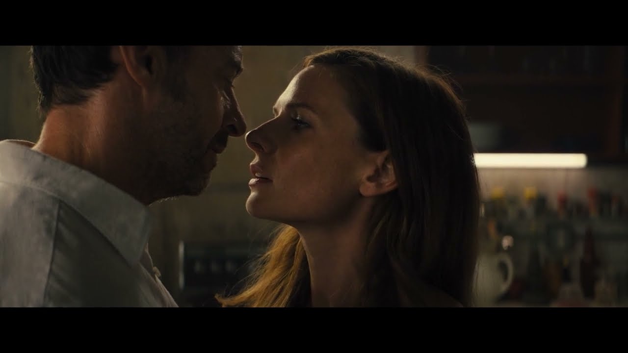 Reminiscence - 2021 | Kissing Scene | Rebecca Ferguson & Hugh Jackman ...