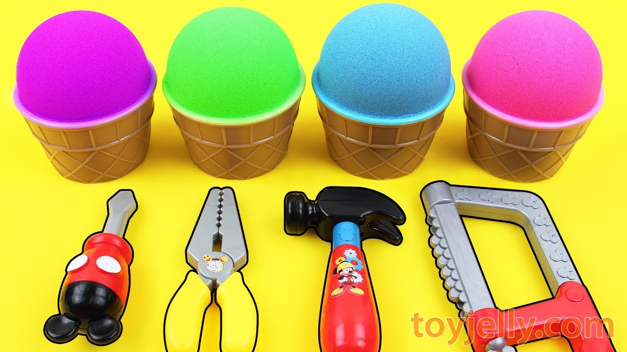 Mad Matter Kinetic Sand VS Kinetic Sand Ice Cream Surprise Egg Kinder ...