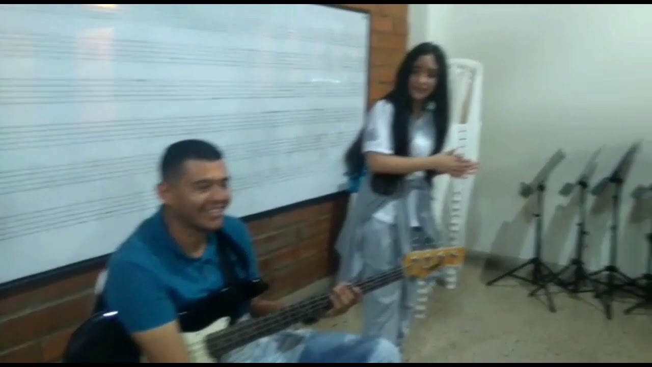 COMO ES UNA BANDA MUSICAL Y COMO SE SIENTE ESTAR EN ELLA - YouTube