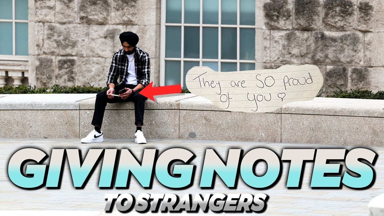Handing Strangers VERY SUS Notes Troll - YouTube