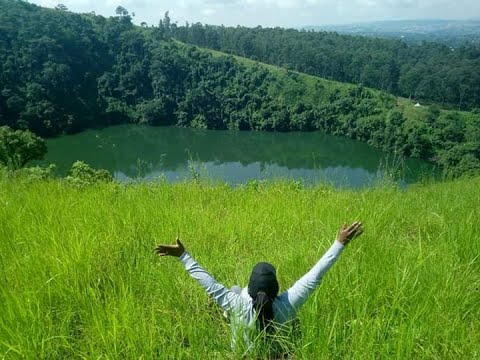 Les escapades de Loraine au LAC BALENG - YouTube