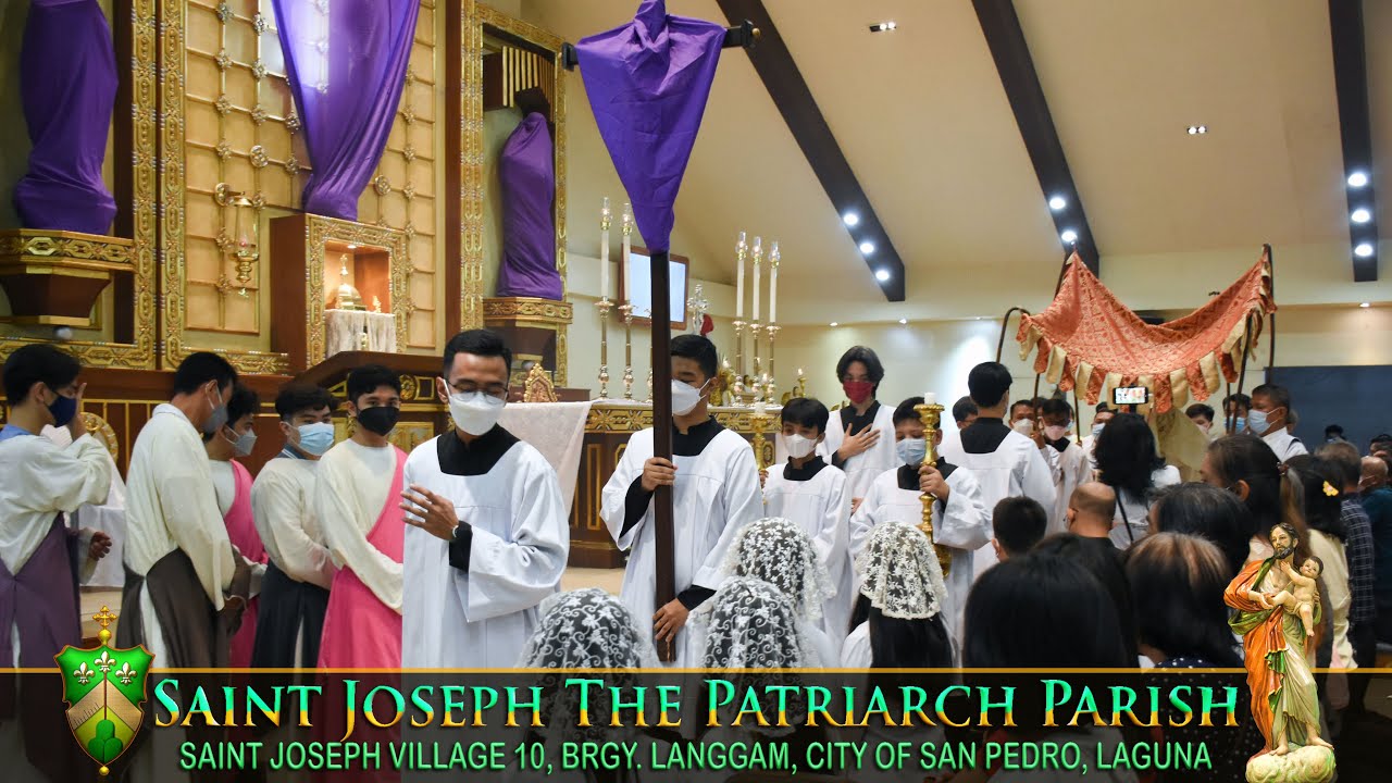 Holy Thursday: The procession of the Blessed Sacrament - YouTube