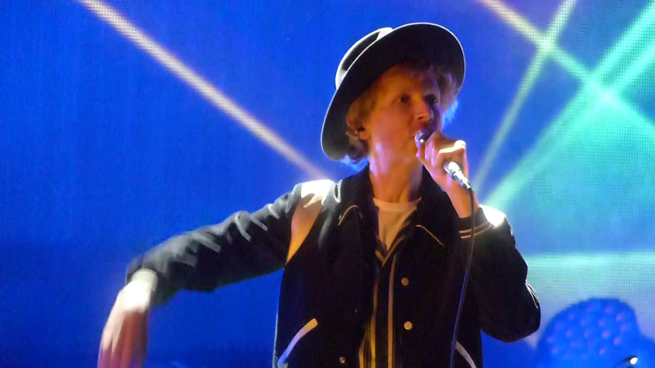 Beck - Up All Night - Denver 2019 - HD - YouTube