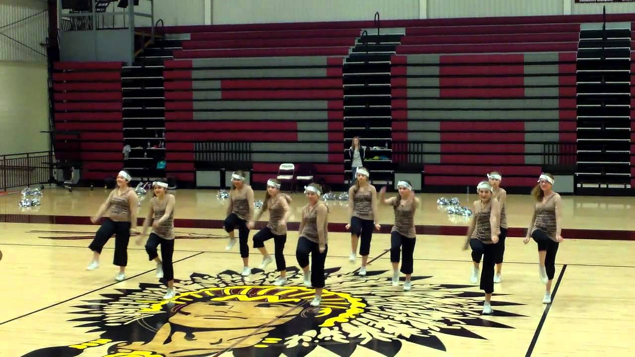 Strafford Middle School Cheerleaders "Gangster Dance" - YouTube