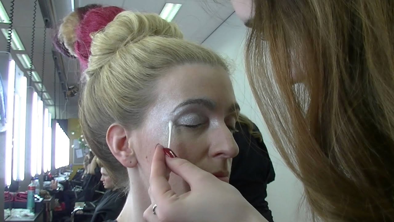 Model zitten, avantgarde. Linda Harmsen/Michelle - YouTube