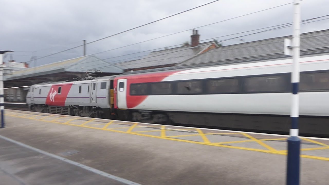 Virgin 82201 & 91125 pass Grantham (14/9/15) - YouTube