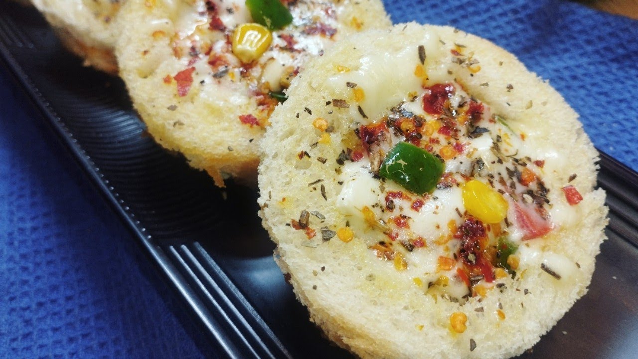 Yummy & Cheesy bread disk on frypan | Veg Cheesy disc | Quick breakfast ...