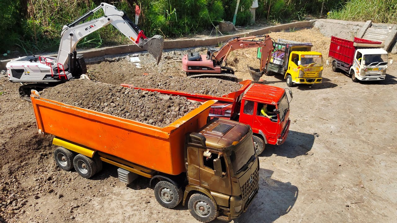 BEKO KERUK EXCAVATOR MUAT PASIR KE MOBIL TRUK TRIBAL TRONTON, MOBIL ...