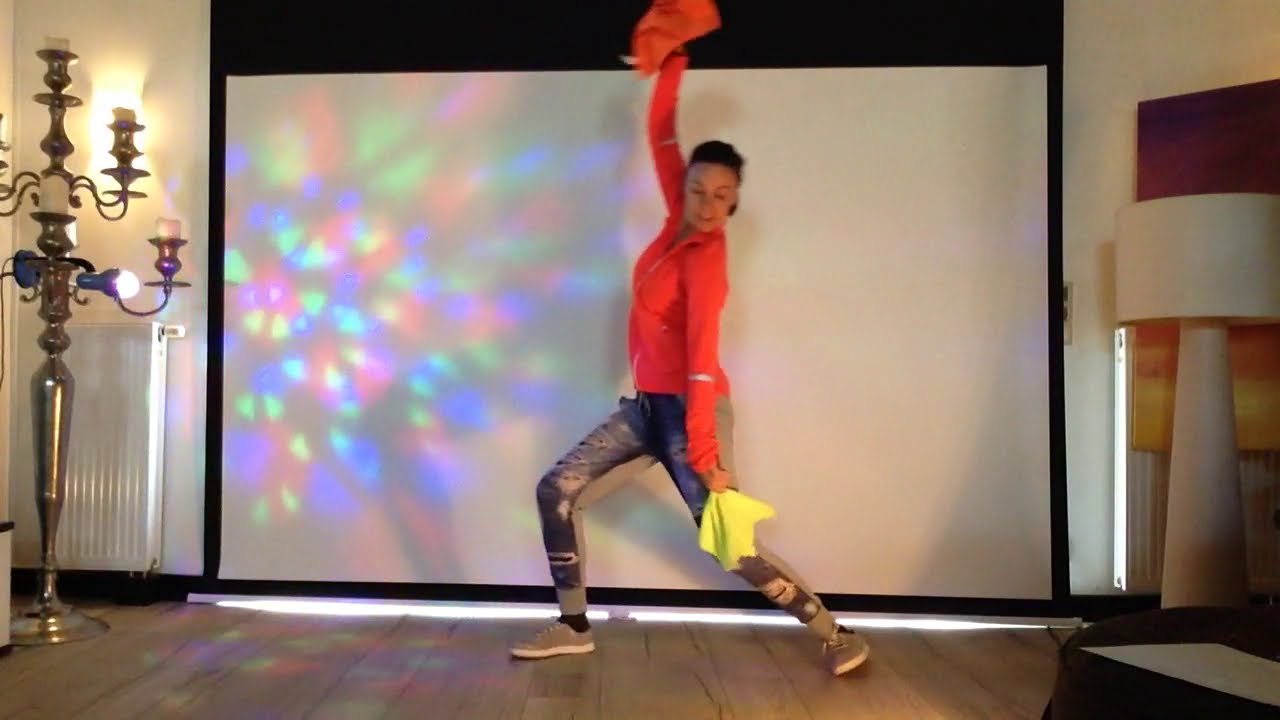 Girls just wanna have fun - dancing with pompon/ Tanzen mit Pompon ...