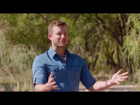 Shay Razaei appears on reality show 'Instant Hotel' in 2017 - YouTube