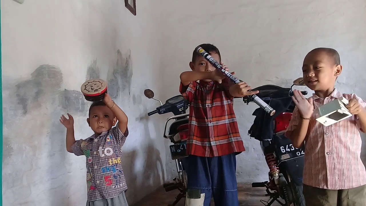Drum band gokil - YouTube