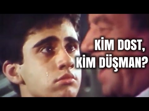 Bazen tuttuğun eldir seni arkandan vuran.