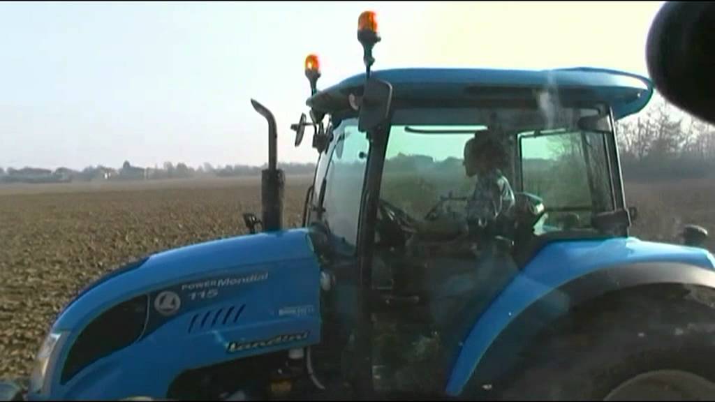 Landini 8830 e Powermondial 115 in estirpatura - YouTube
