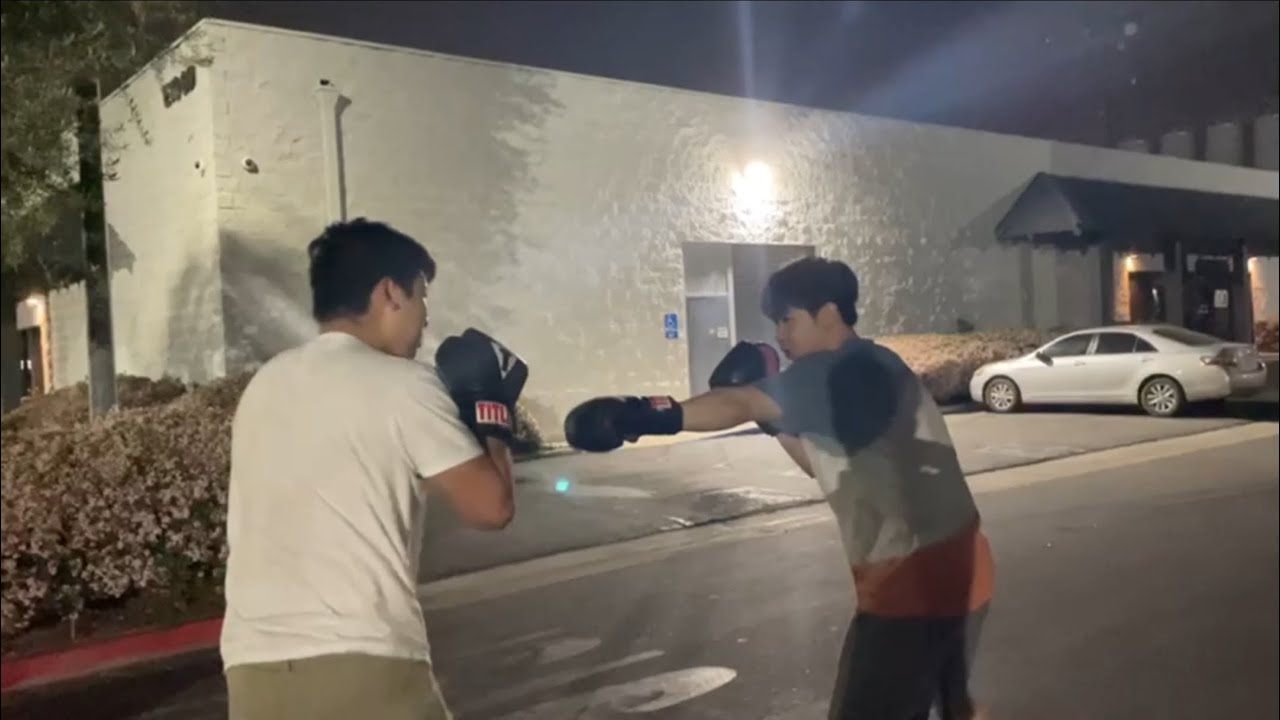 LIGHT SPARRING BOXING - YouTube
