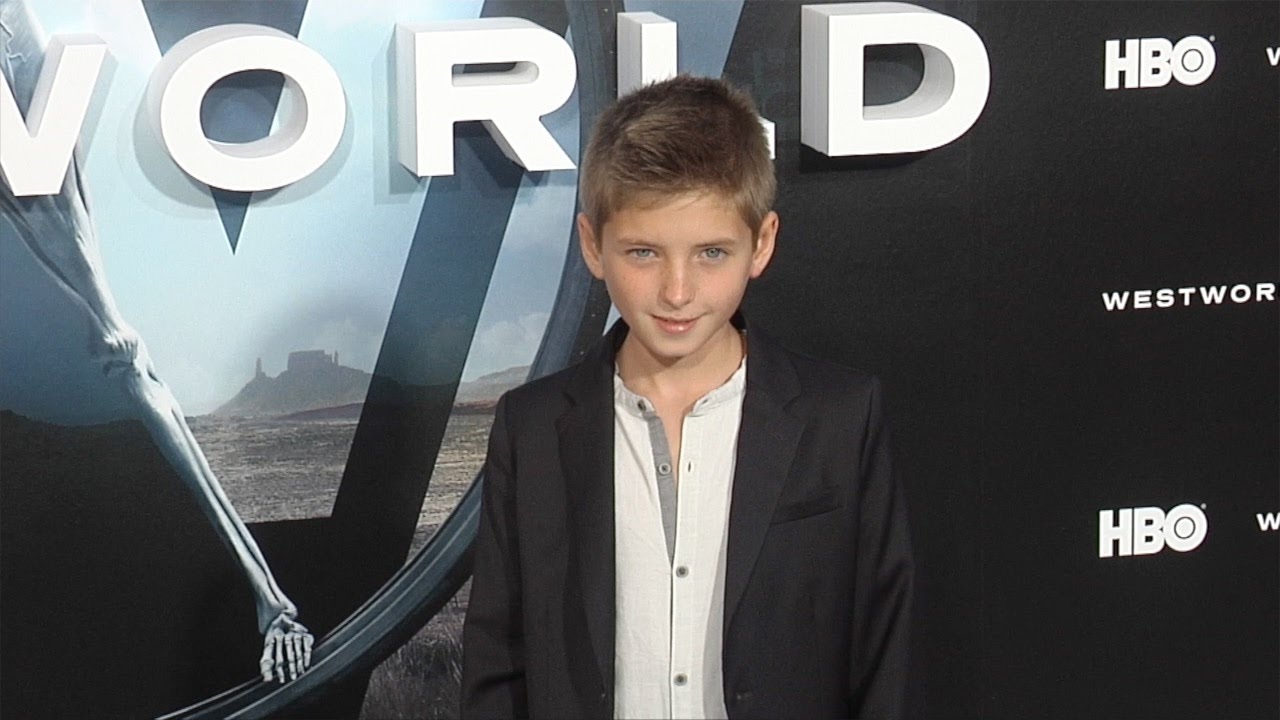 Oliver Bell "Westworld" Premiere Red Carpet - YouTube