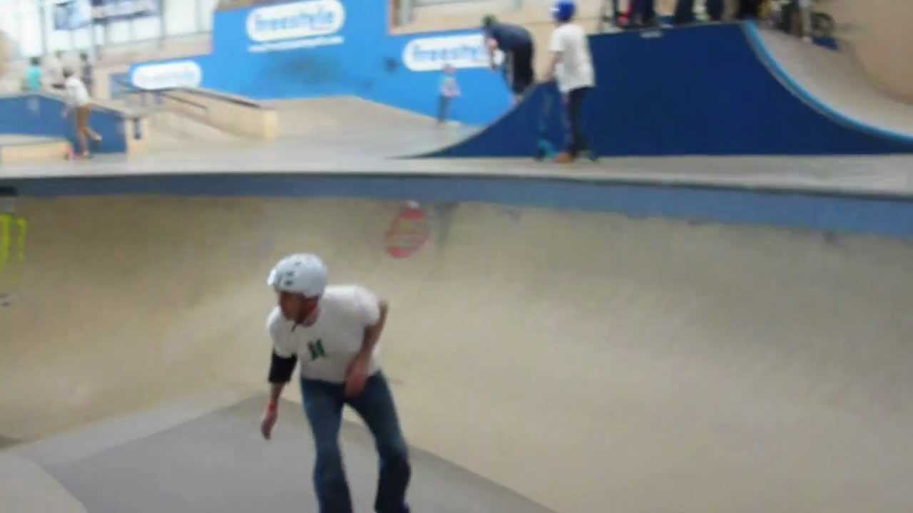 skating empty pool 2 - YouTube