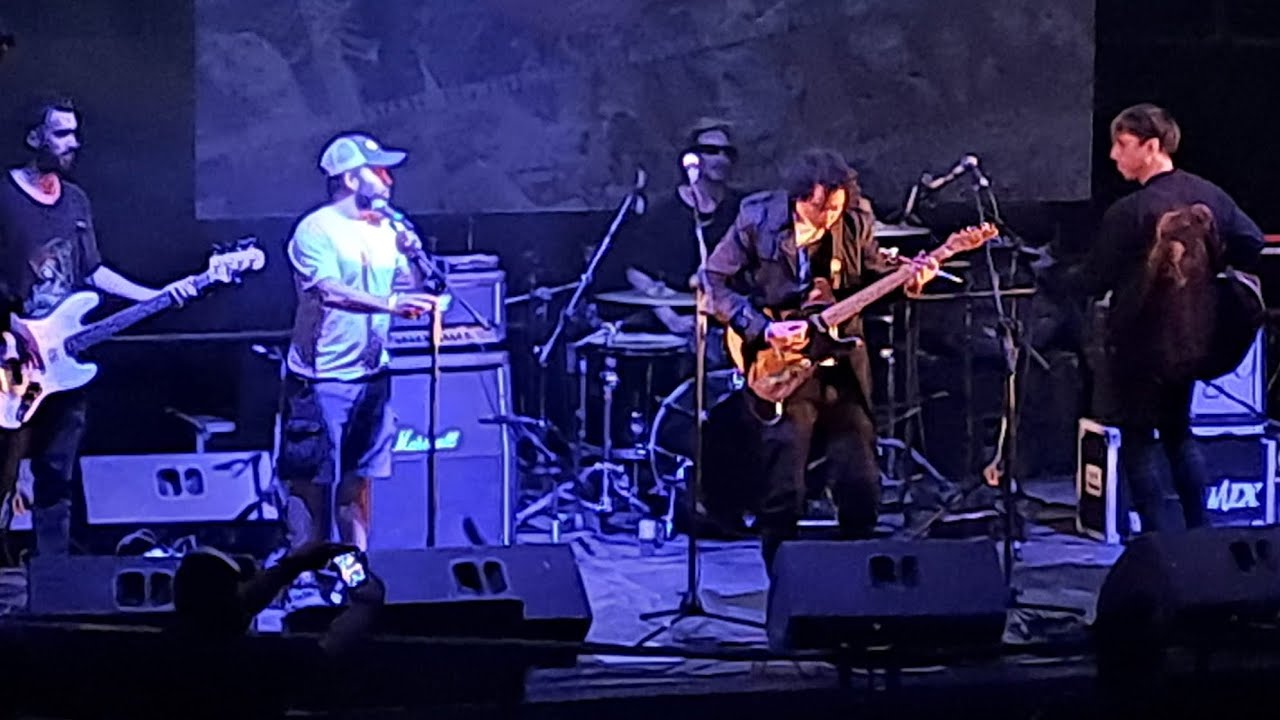 Está Saliendo el Sol - Intoxicados por Felipe Barrozo - YouTube