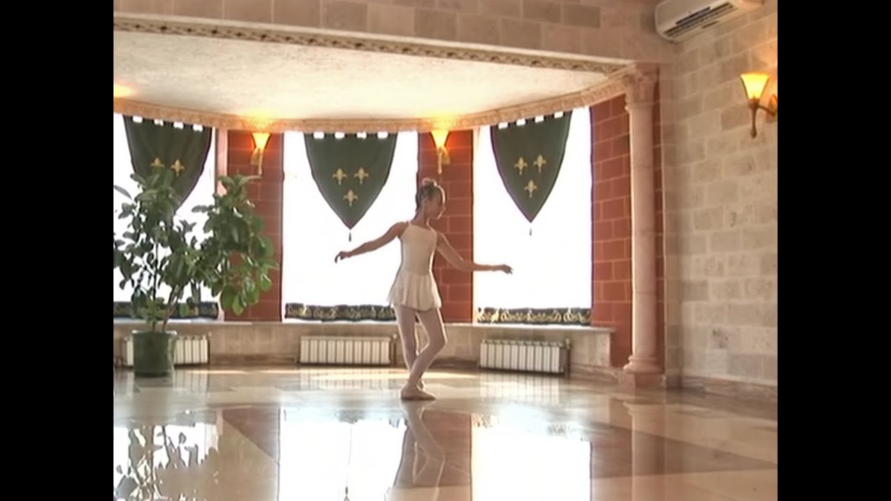 Ballet Dancing - Eastern European Girls Club - Etude Volume 1 - Yella ...