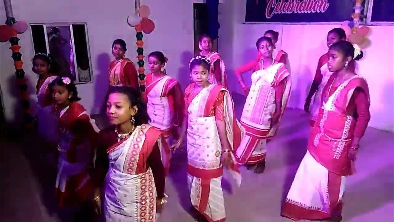 Santhali Dance by the students of St. Joseph's School Torai, @Sorentrip109 - YouTube