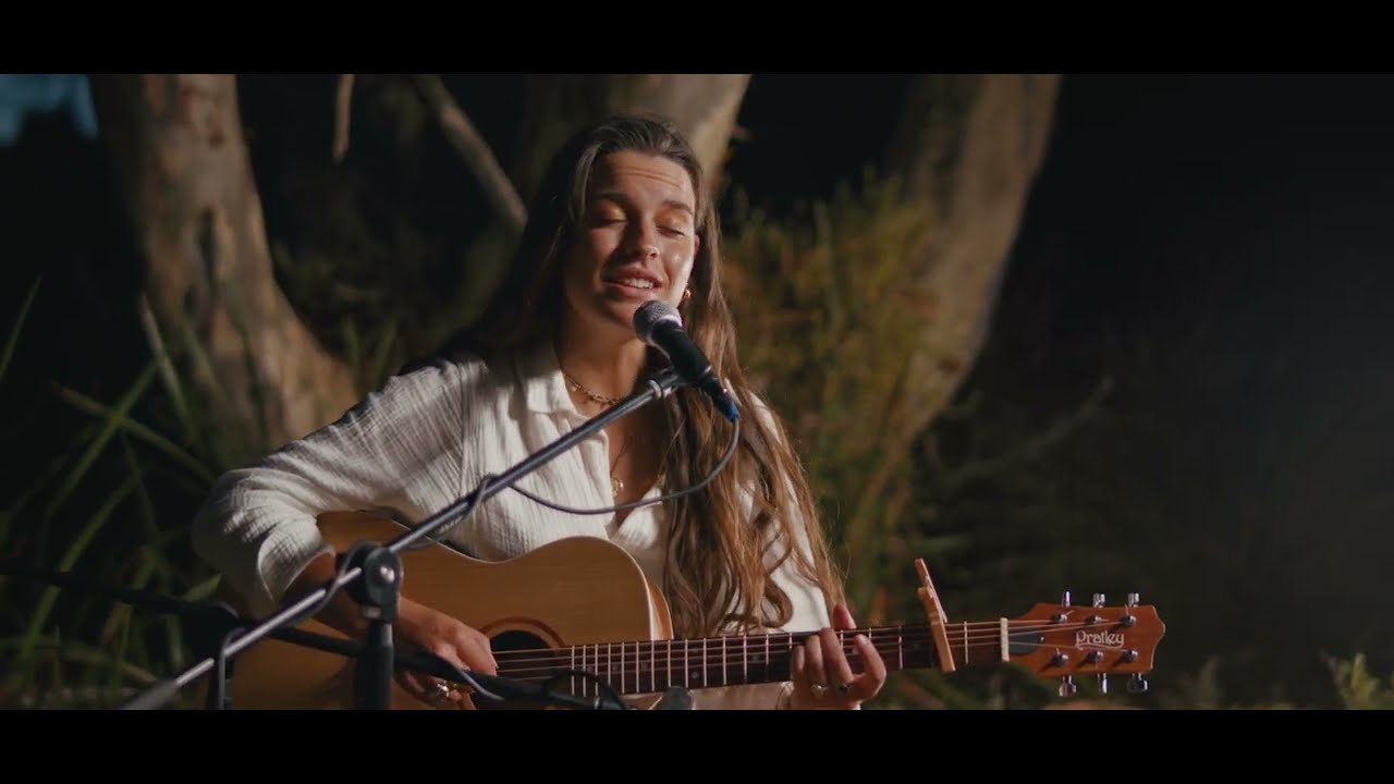 Steph Strings Nature Sessions - 'LILA' (Phillip Island, Victoria) - YouTube