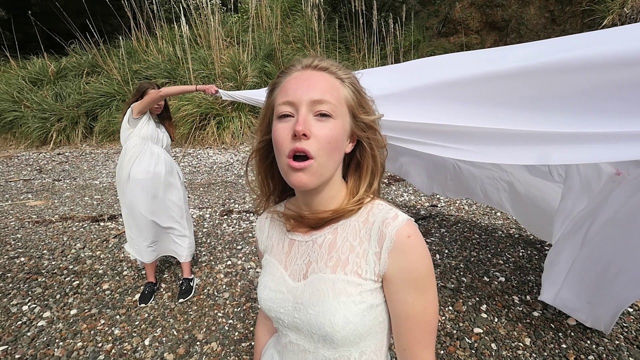 Zed Brookes - Golden (feat. Katerina Theo) - YouTube