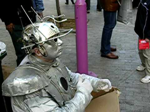 Robot in Ermou street,Athens,Pantomime. - YouTube