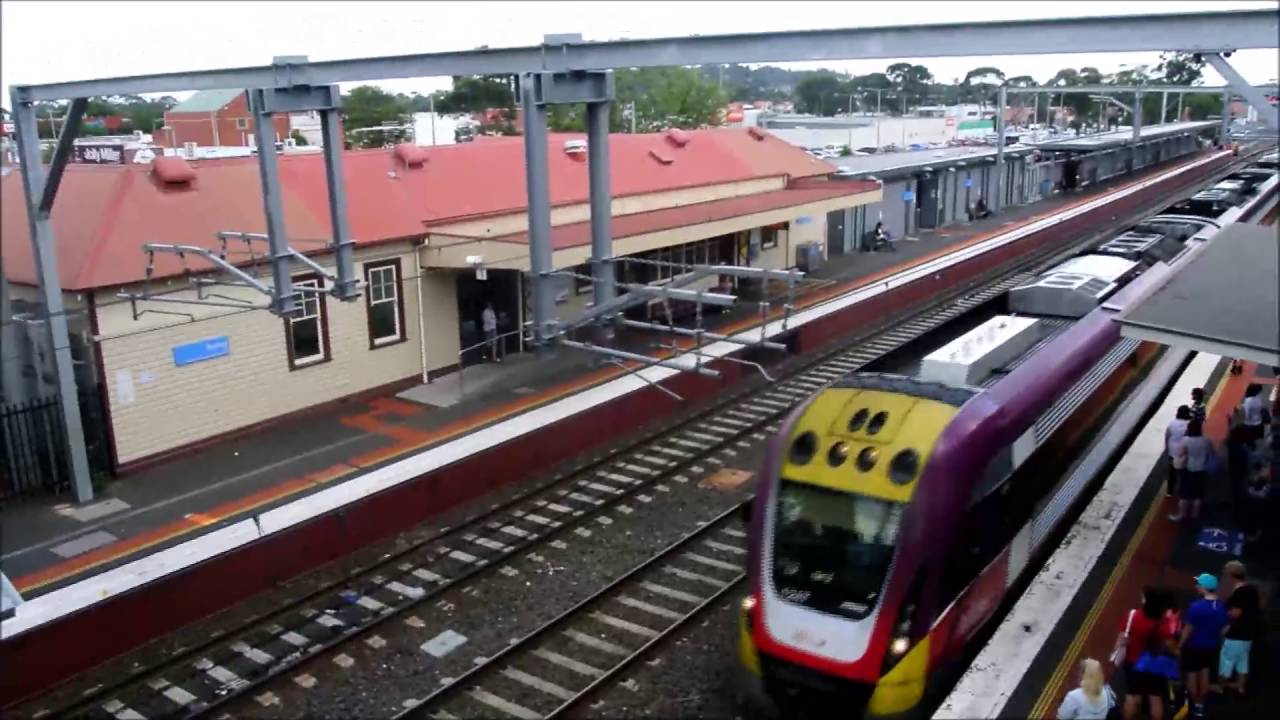 Trains at Sunbury #2 - YouTube