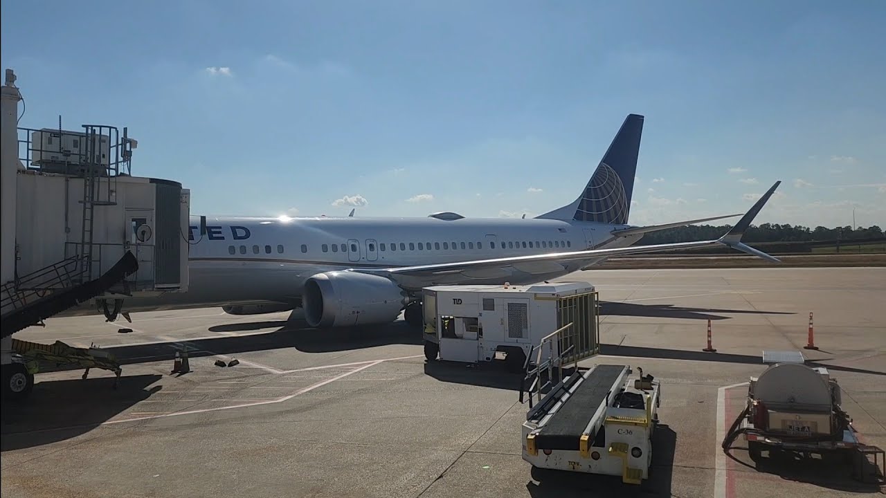 Beautiful Takeoff from Houston Bush IAH! United Airlines to Tampa ...