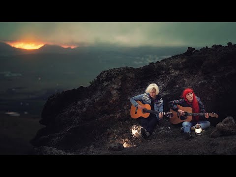 Starman - MonaLisa Twins (David Bowie Cover)