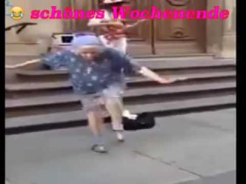 Oma tanzt geil