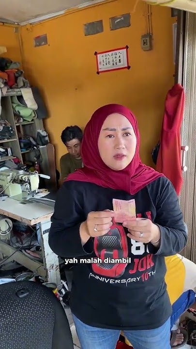 Tukang parkir dikasih 1jt??? #indramayupride - YouTube