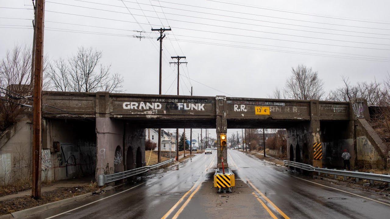 Driving around South West side Flint Michigan - YouTube