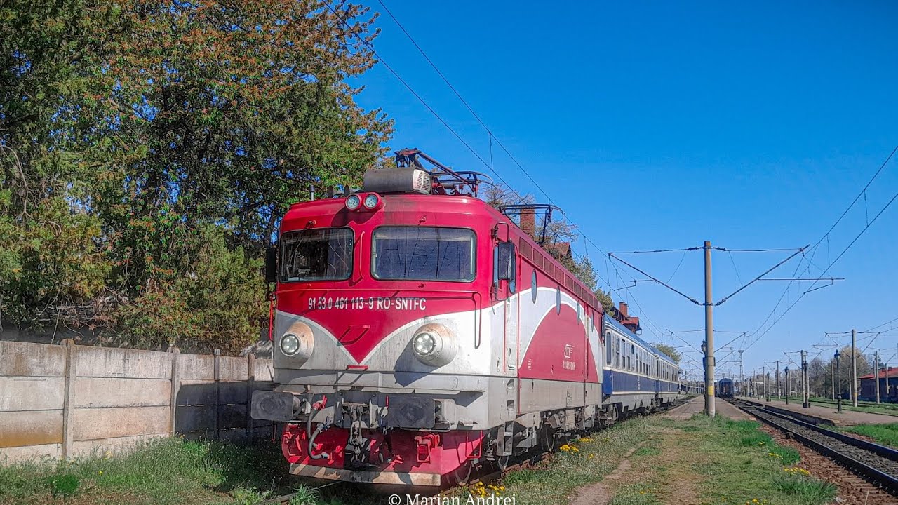 EC 113, a depoului CFR Suceava Nord, părăsind stația CFR Suceava cu R ...