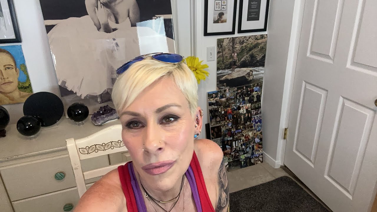 Sloan Bella is going live! - YouTube