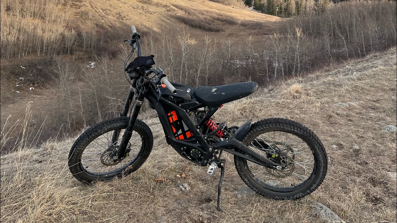 Surron Wheelie Go Pro 11 - YouTube