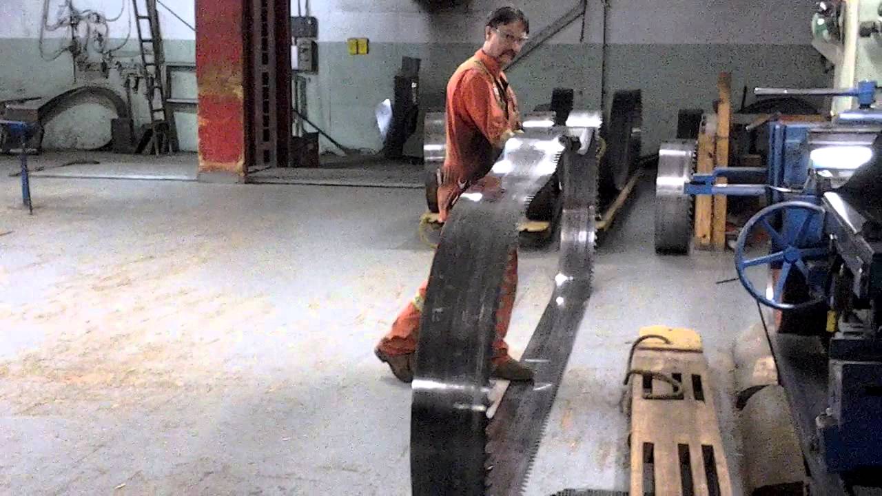 Turning bandsaw - YouTube
