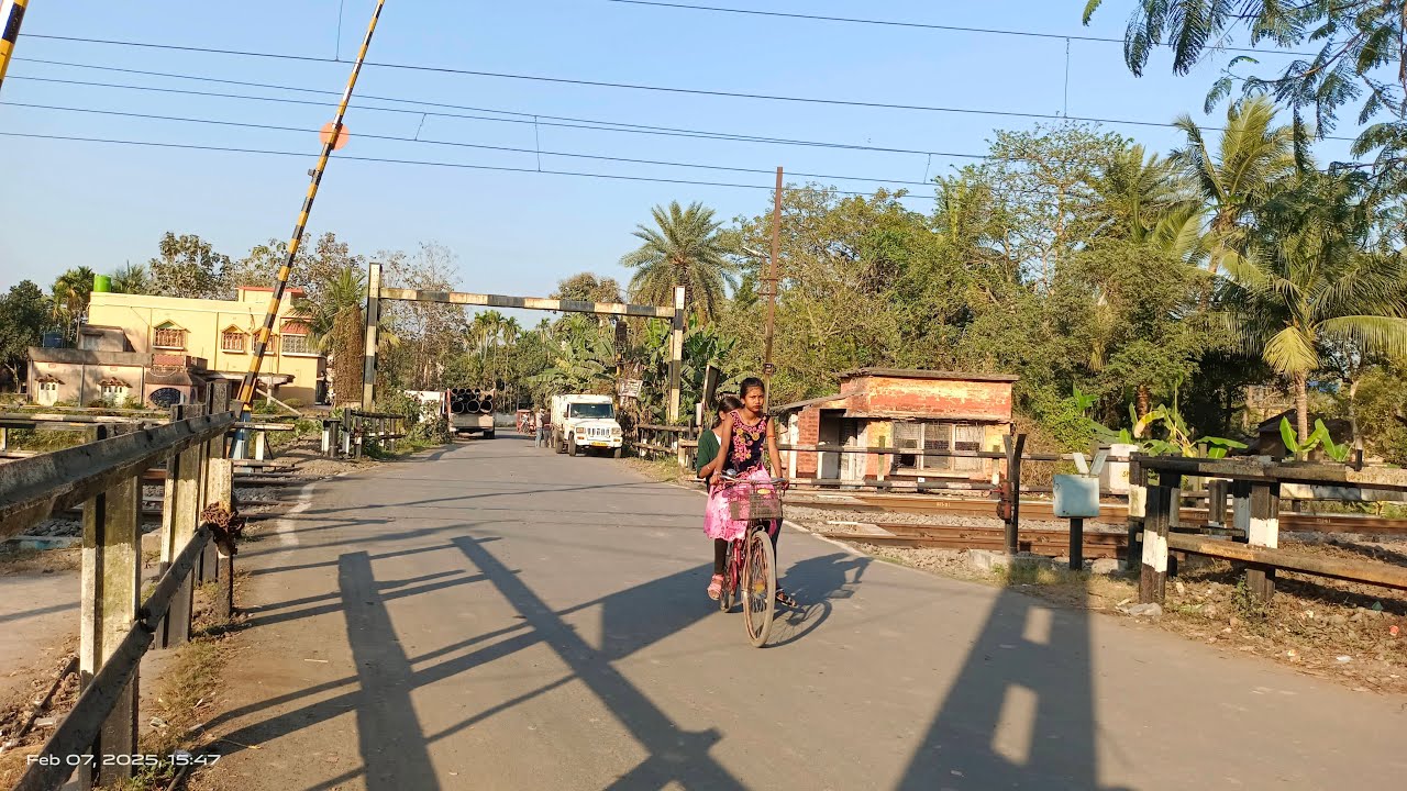 Live video from Balagarh LC Rail gate - YouTube