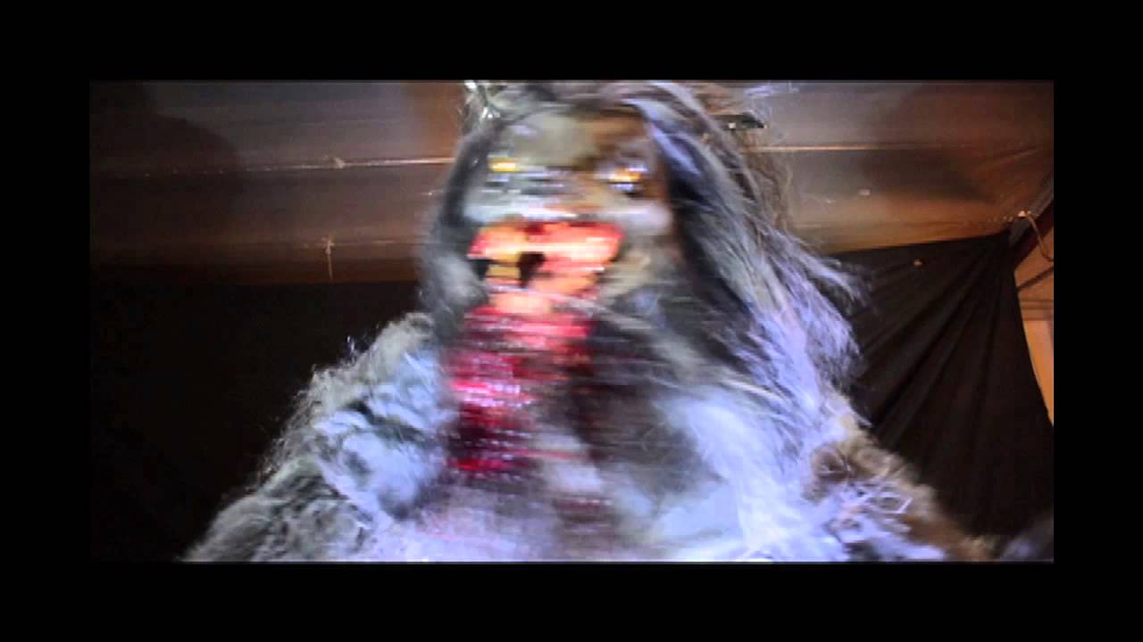 JUMPING WOLF Halloween Animatronic - YouTube