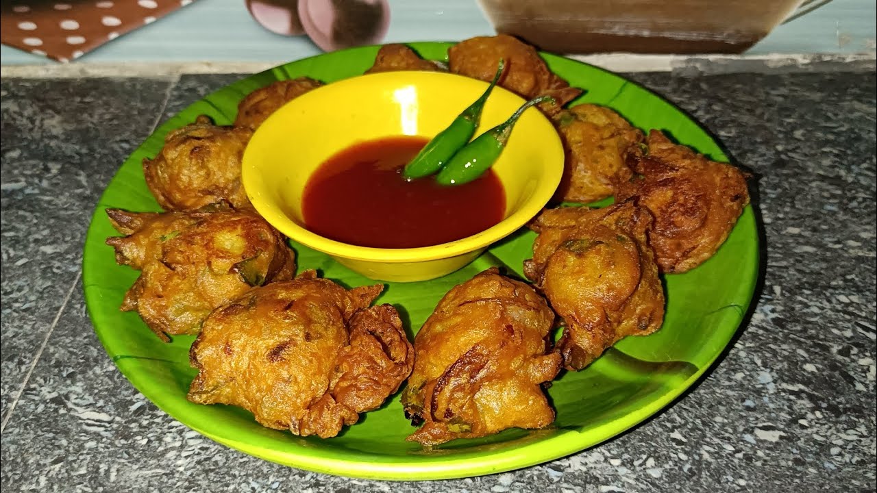ପିଆଜ ପକୁଡି ( Onion Pakoda ) ll Onion 🧅 fritters ll piaja pakudi - YouTube