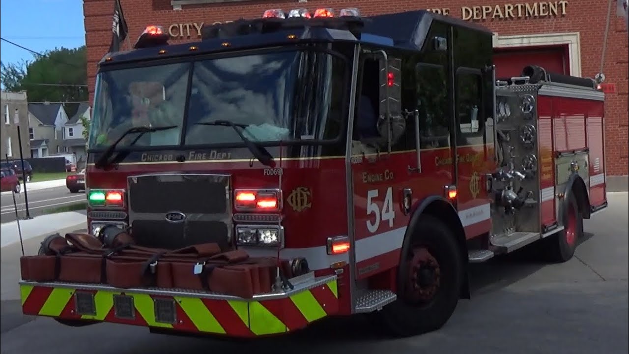 Chicago Fire Department Engine 54 Responding - YouTube