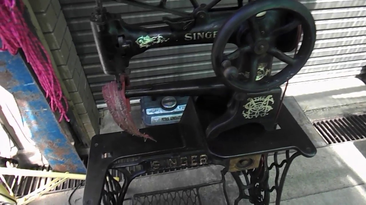 Singer Boot Patcher 29K2 - YouTube
