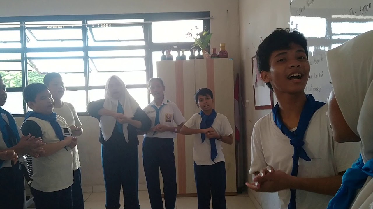 Mencuci tangan PMR SMPN 93 - YouTube