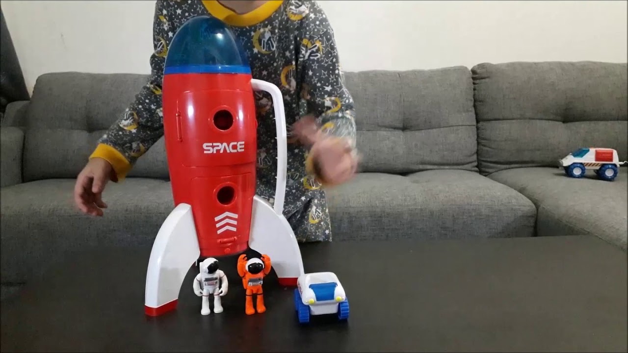 Review mainan space rocket dari smithsonian - YouTube
