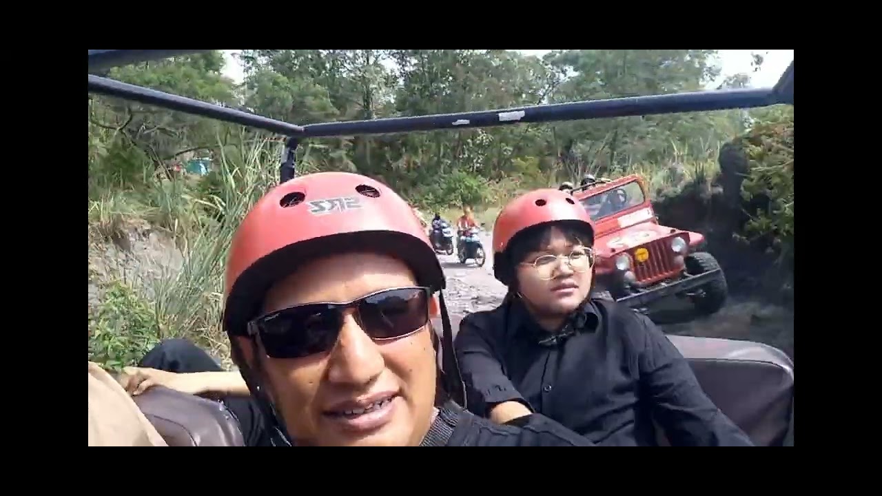 Keseruan keliling tour jeep lava merapi Kaliurang - YouTube